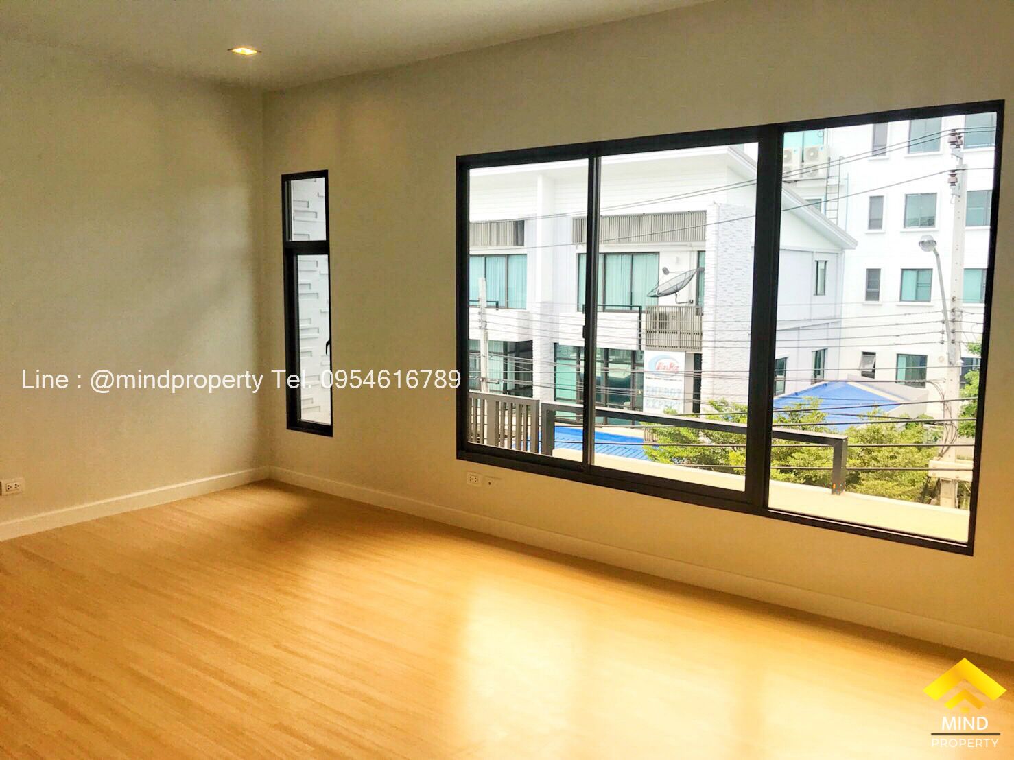 Mind Property | ขายด่วนทาวน์โฮมสุดหรู 3 ชั้น Plex บางนา หลังมุม ใกล้สนามบินสุวรรณภูมิ